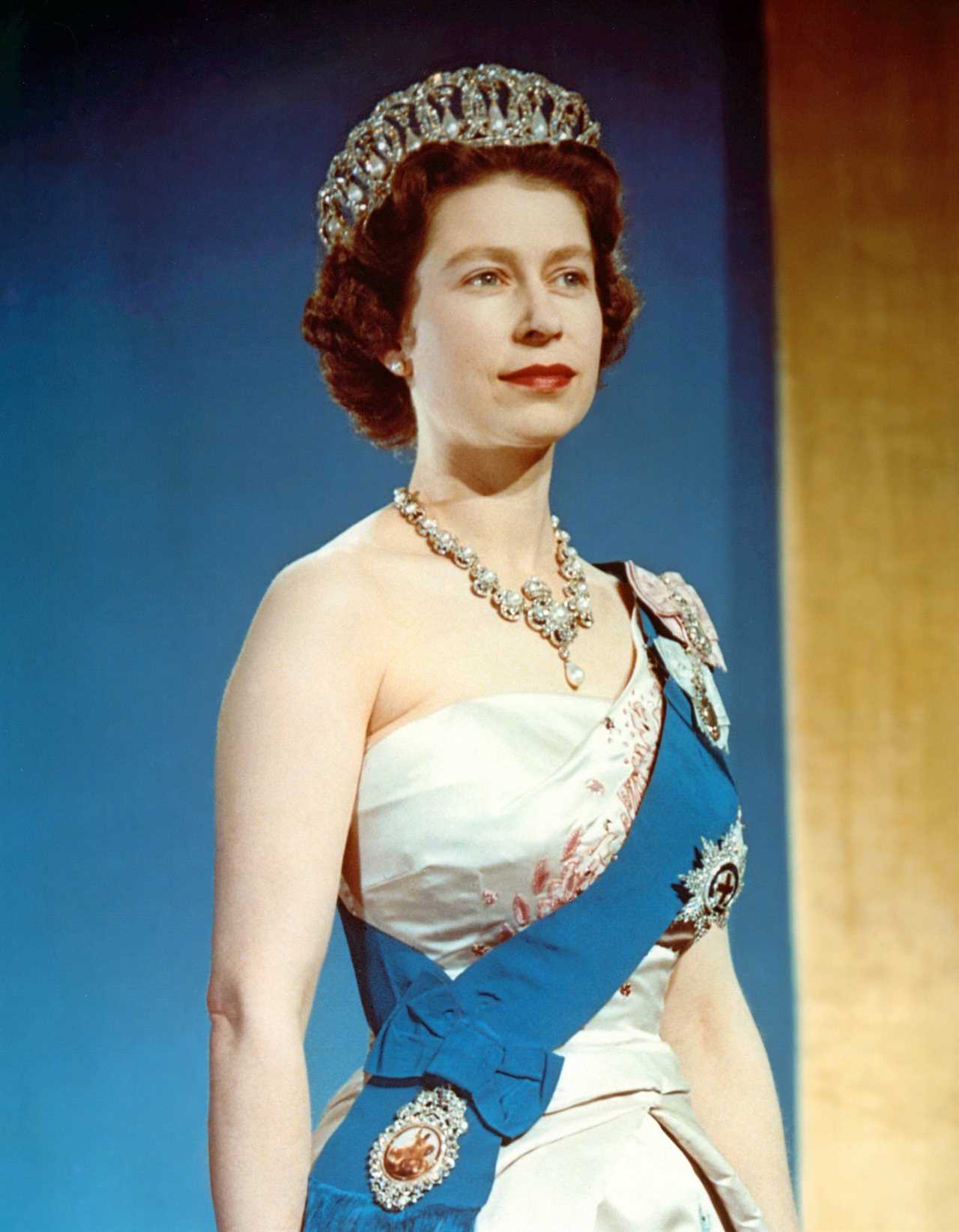 Queen launches new art competition to find official emblem