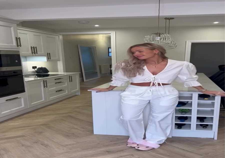 Towie Star Chloe Meadows Reveals Stunning Kitchen